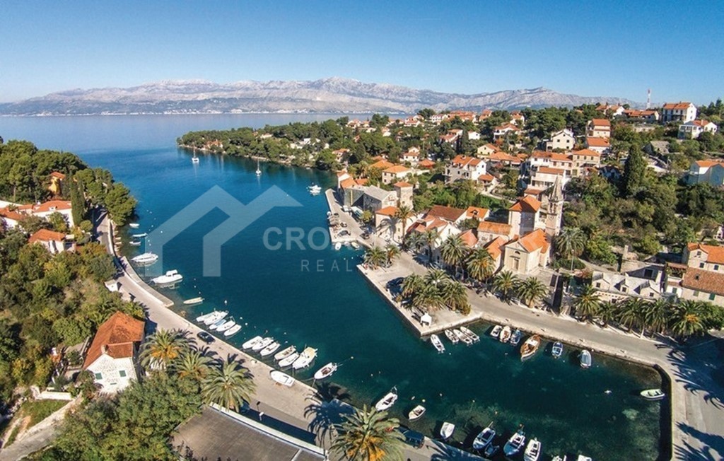 Building land close to sea, Splitska - Croatia Property Net