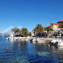 Large building plot for sale Splitska